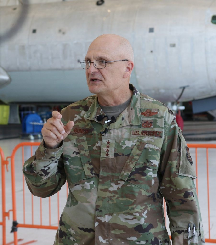 Four-star general tours Tinker – Central Oklahoma Weeklies