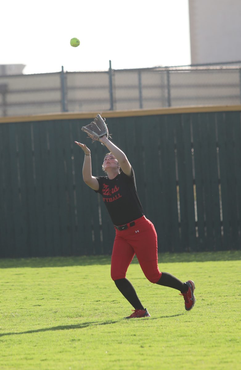 Carl Albert softball welcomes young cast – Central Oklahoma Weeklies