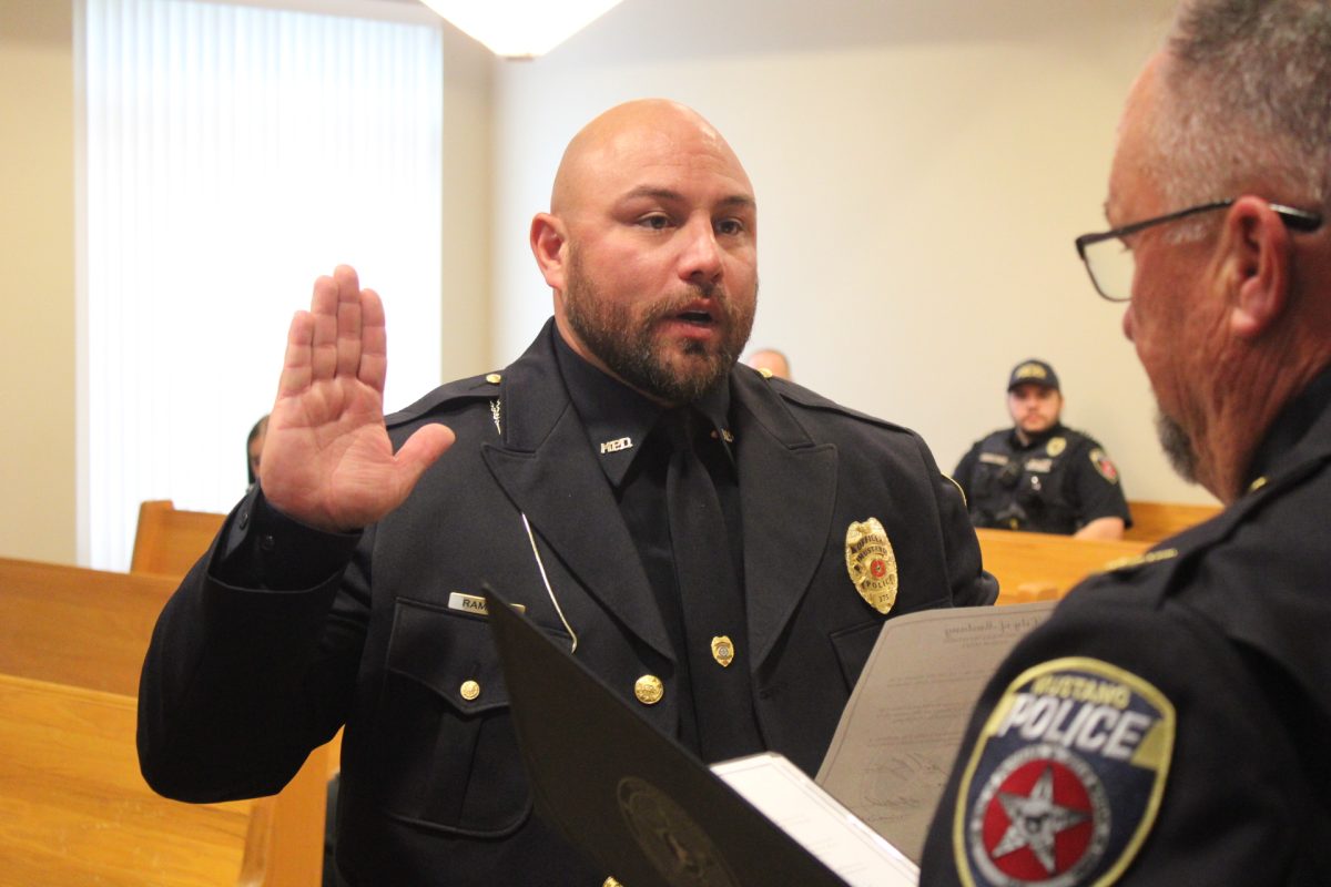 New Mustang police officer swears in – Central Oklahoma Weeklies